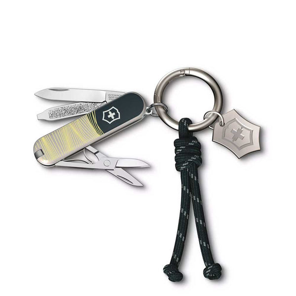 VICTORINOX, SMALL POCKET KNIVES- CLASSIC SD- NEW YORK STYLE – ATAMIAN ...
